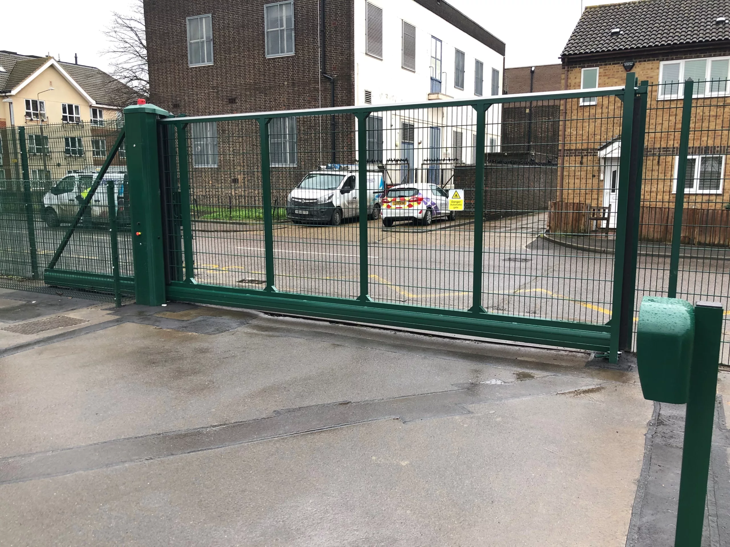 SPF9000 Automated Cantilevered Sliding Gate | Sampson Fencing